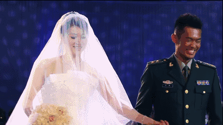 Lin Dan's family outing, the husband and wife are indifferent ...