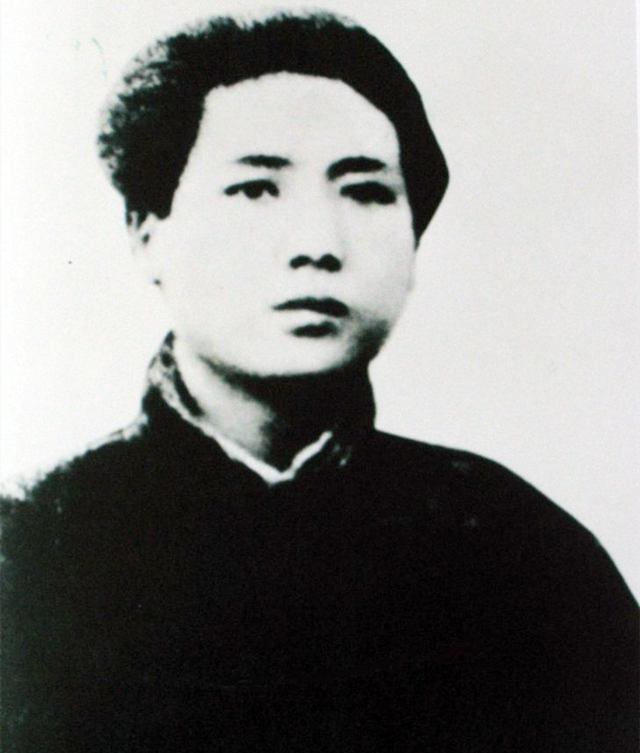 What three things did Mao Zedong keep silent? - iNEWS