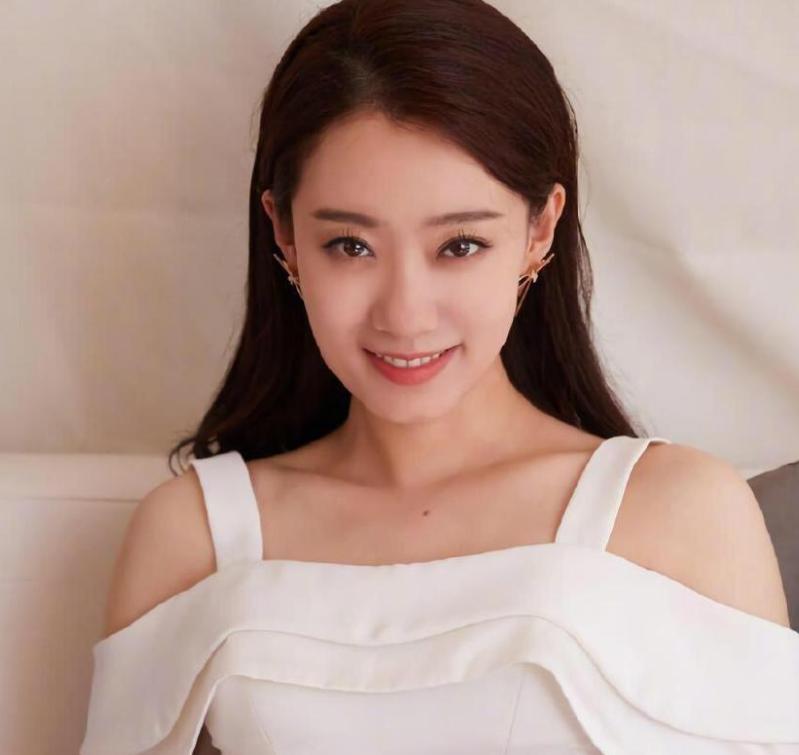 Zhang Xiaofei finally ushered in a new movie?After learning who the co ...