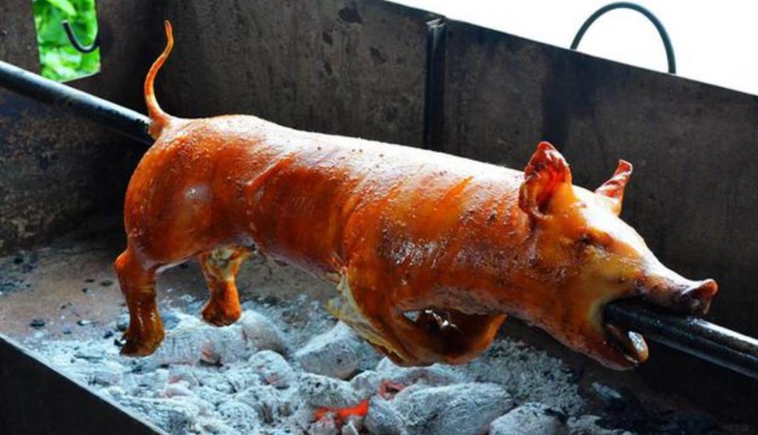 What kind of monster is the "triangular head" in the horror game, and ...