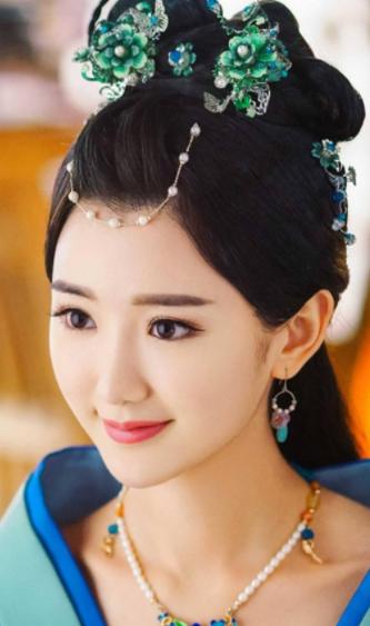 Seven female stars with "tong" in the name, Guan Xiaotong is the ...