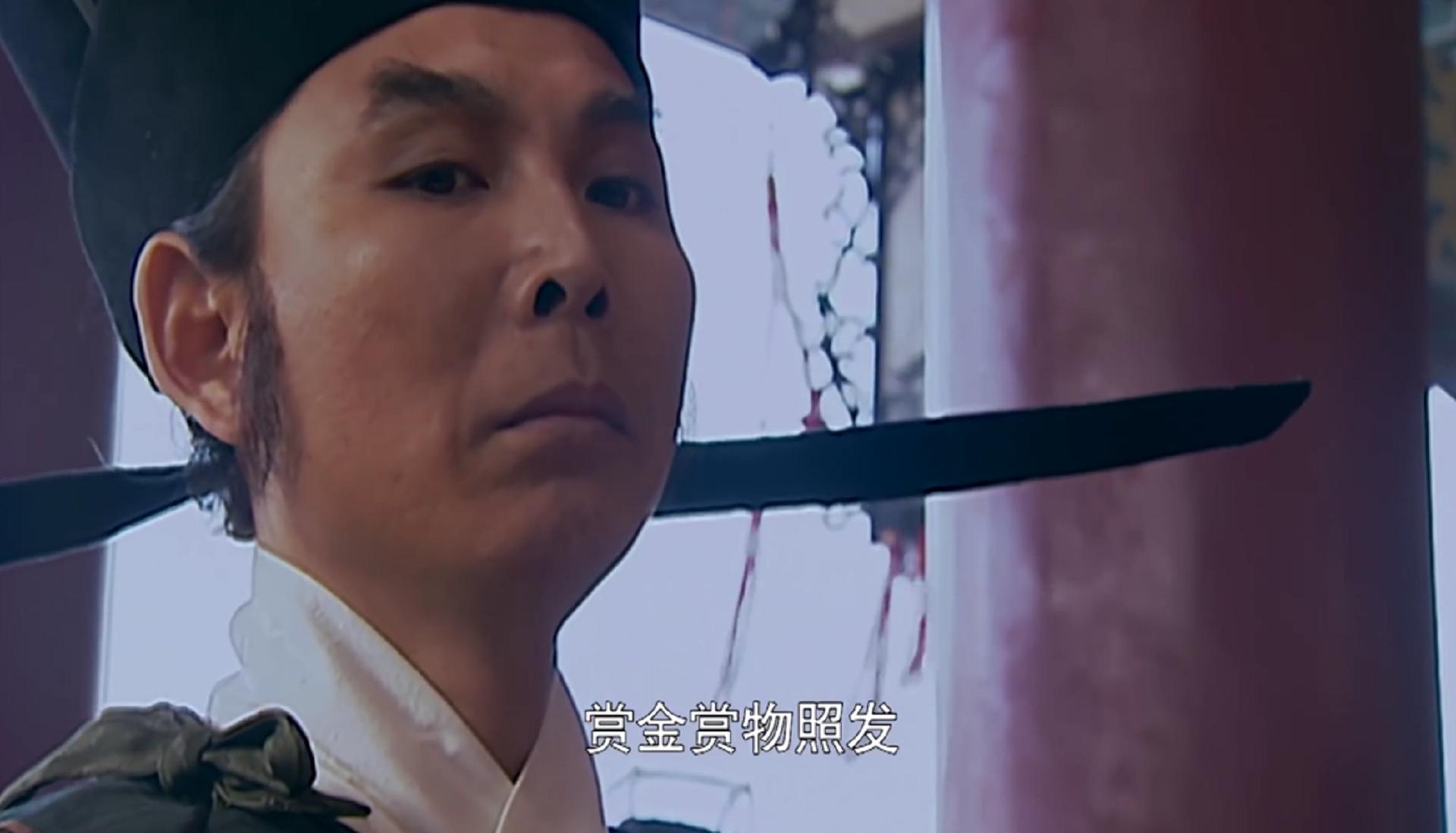 Ruan Xiaoqi wore a dragon robe and played around. Although he annoyed ...