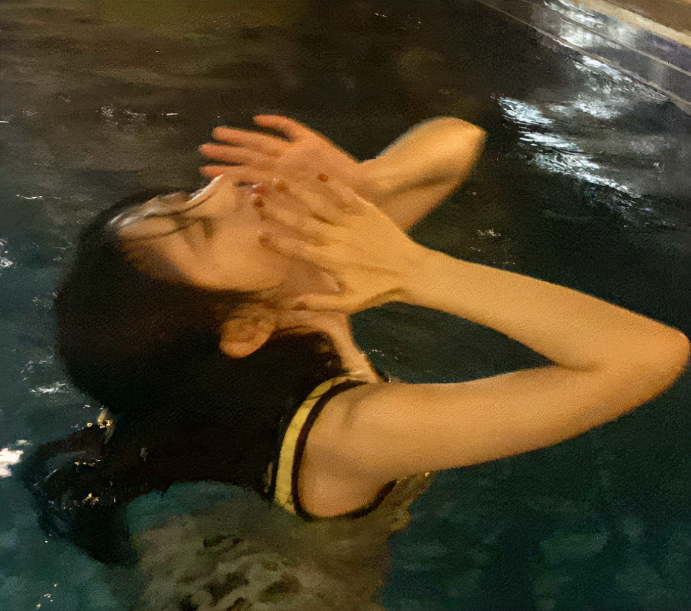 Well Known Actress Ju Jingyi Wears Clothes To Swim My Face Is Water
