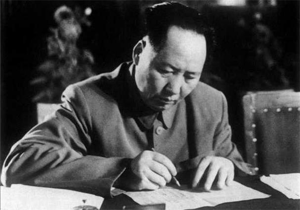 Mao Zedong said: Every body has its shortcomings, I don't follow it, I ...