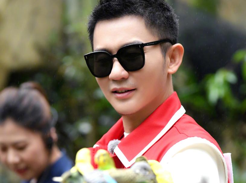 "Running Man" Li Chen bewildered: Let the staff touch the pan, who pays attention to Cai Xukun's ...
