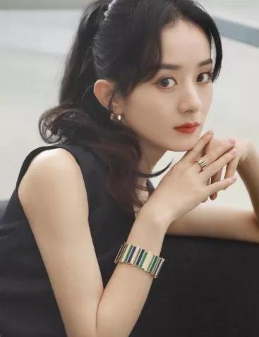 I recognized "Ellie", but I didn't find Zhao Liying. Back then, this ...