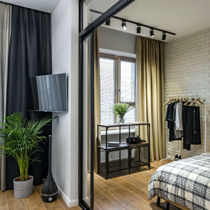 The kitchen and living room are integrated with a small apartment of 32 ...