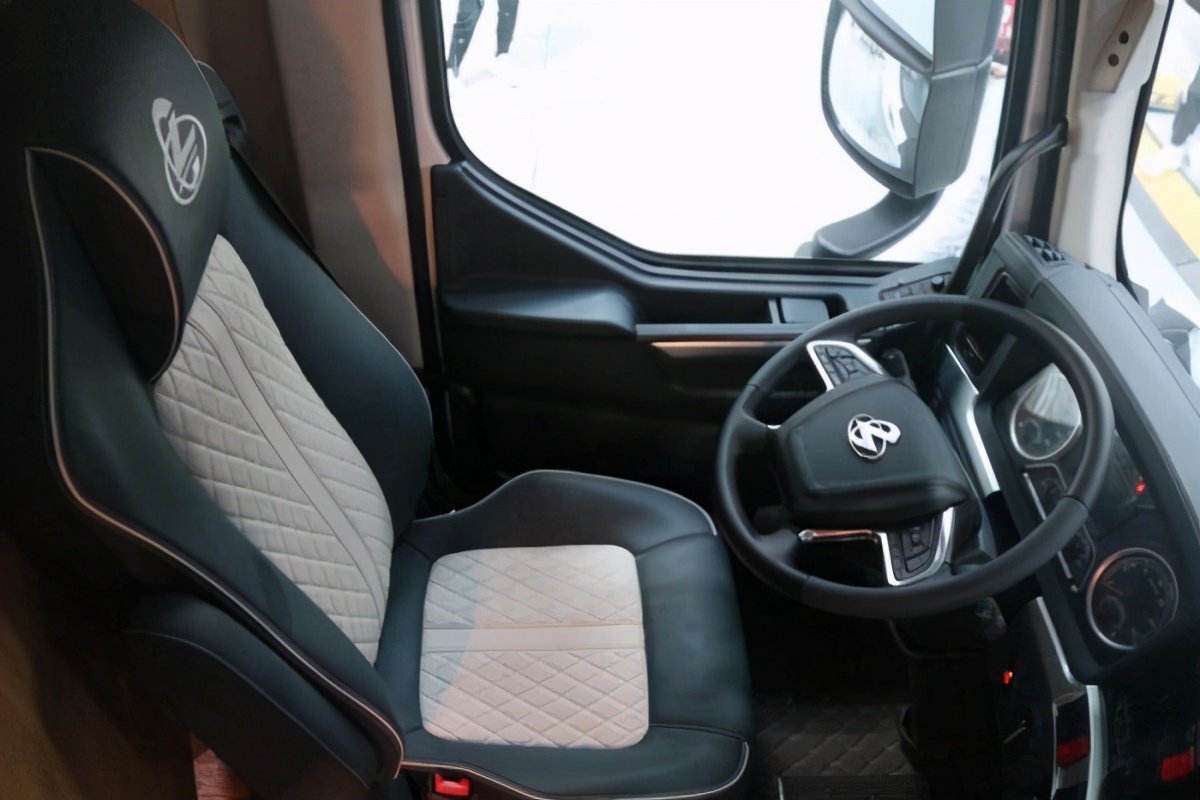 Chenglong T7 "Mini Deluxe Suite" unveiled 600 horsepower with ZF ...