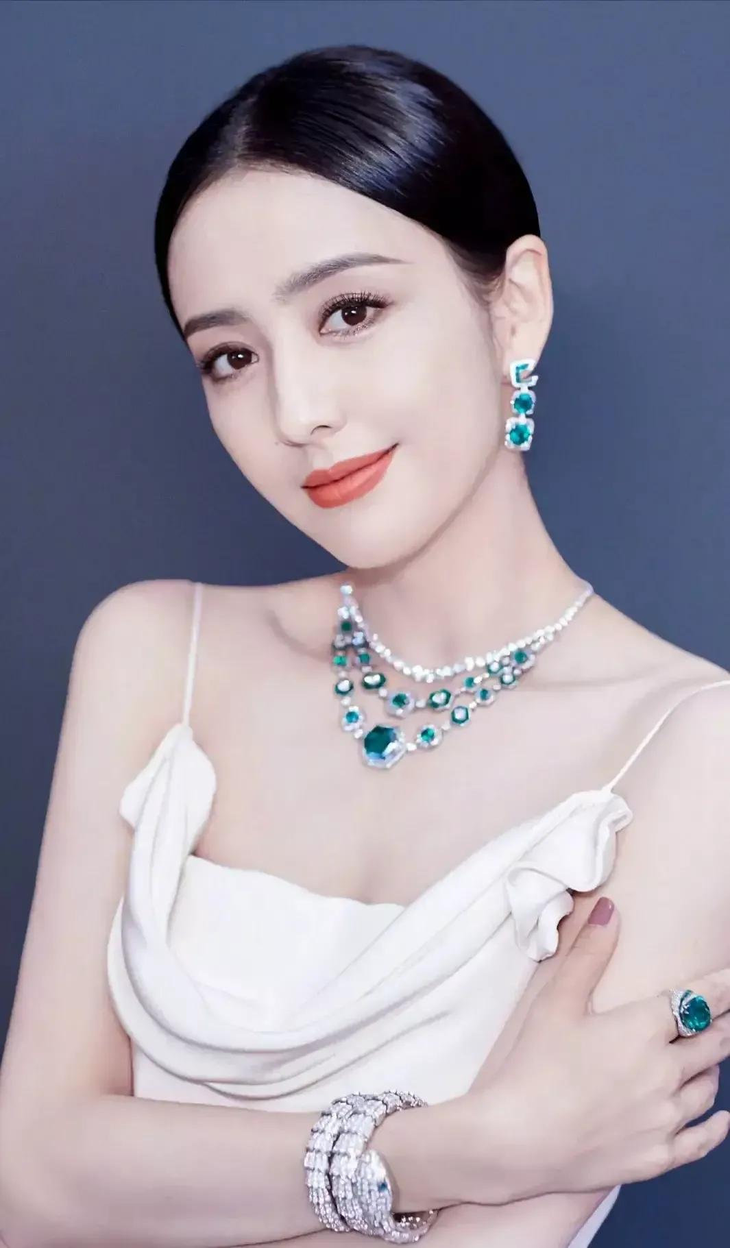 Shi Yun Feiyang/Xu Sheng brings a little wind to turn the lotus leaves ...