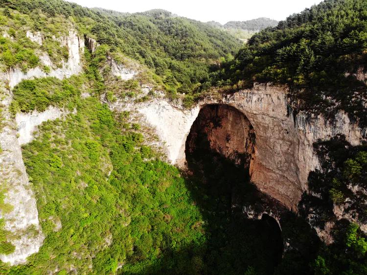 "Tiansheng Bridge" in Goose House Village on Taihang Mountain - iNEWS