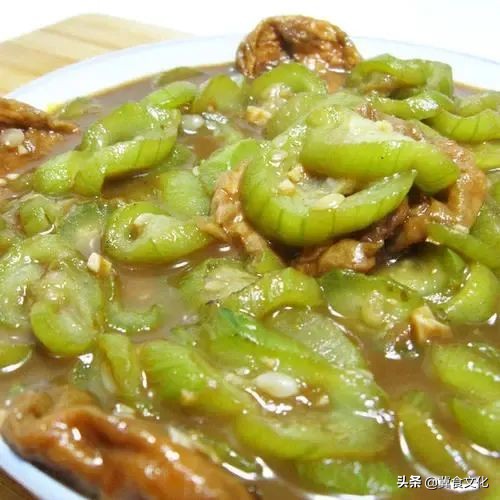 Eating loofah to cool down the heat and heat, so many ways to eat ...