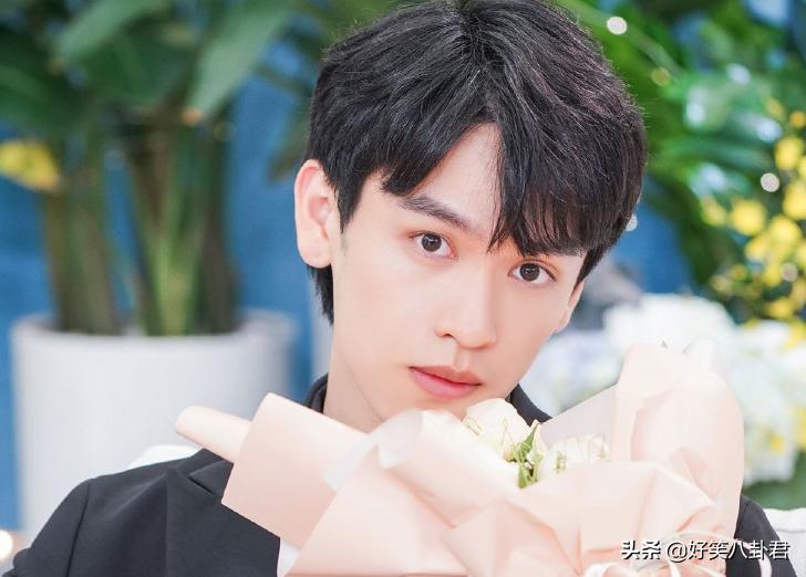 Chen Siming is the biggest winner of "Heartbeat 4", holding hands with ...