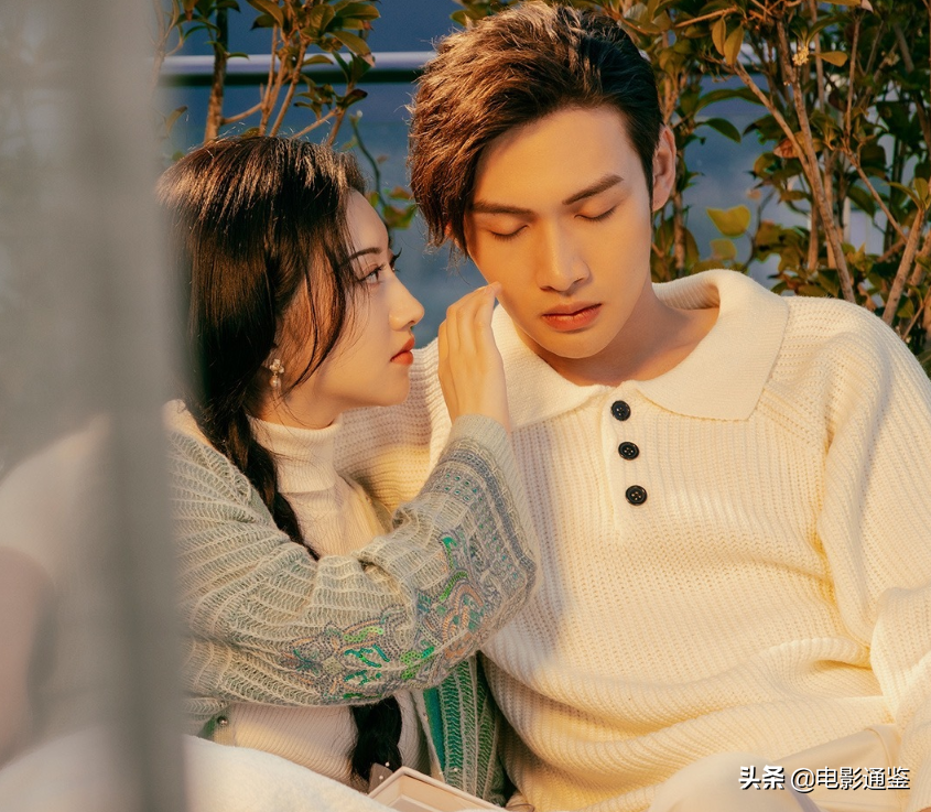 Qin Fang Si Teng's stills are cast on the pillar, Jing Tian's face is ...
