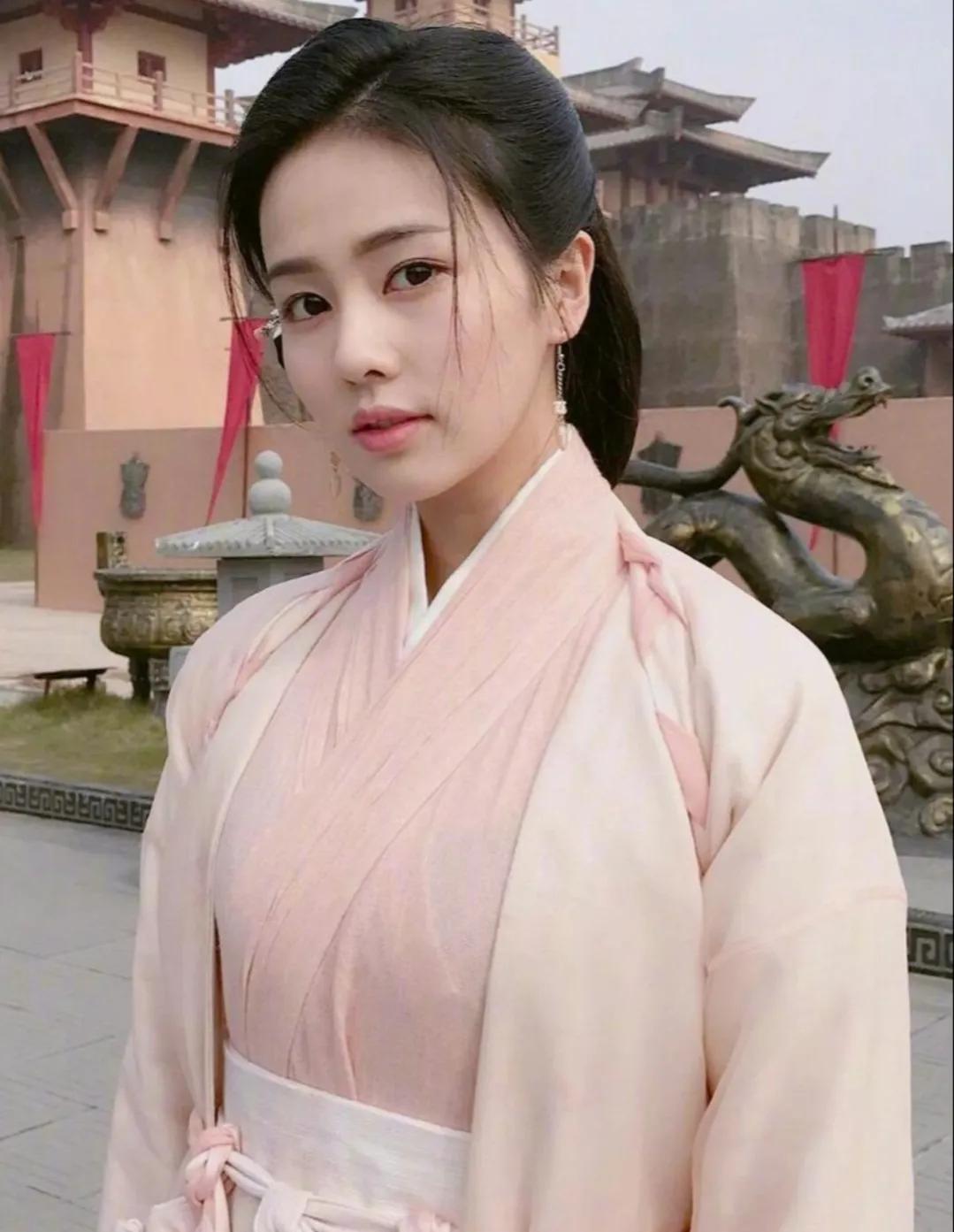 Inspirational actor Bailu's 8 female lead roles in 3 years are very ...