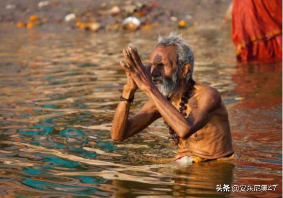 The Ganges water is so dirty, do Indians really dare to drink the ...