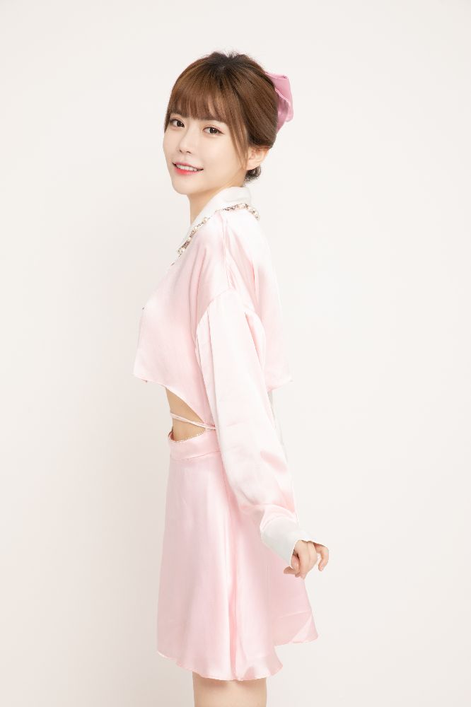 Zhou Shuyi Photo Album - iNEWS