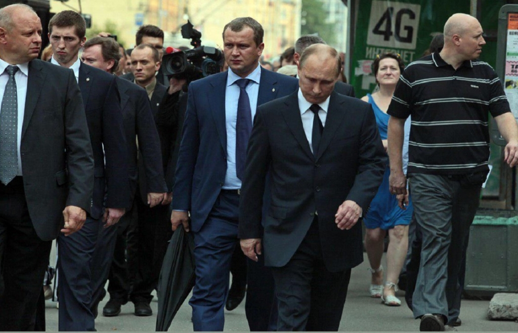 The bodyguard of Putin the Great is not allowed to be outstanding in ...