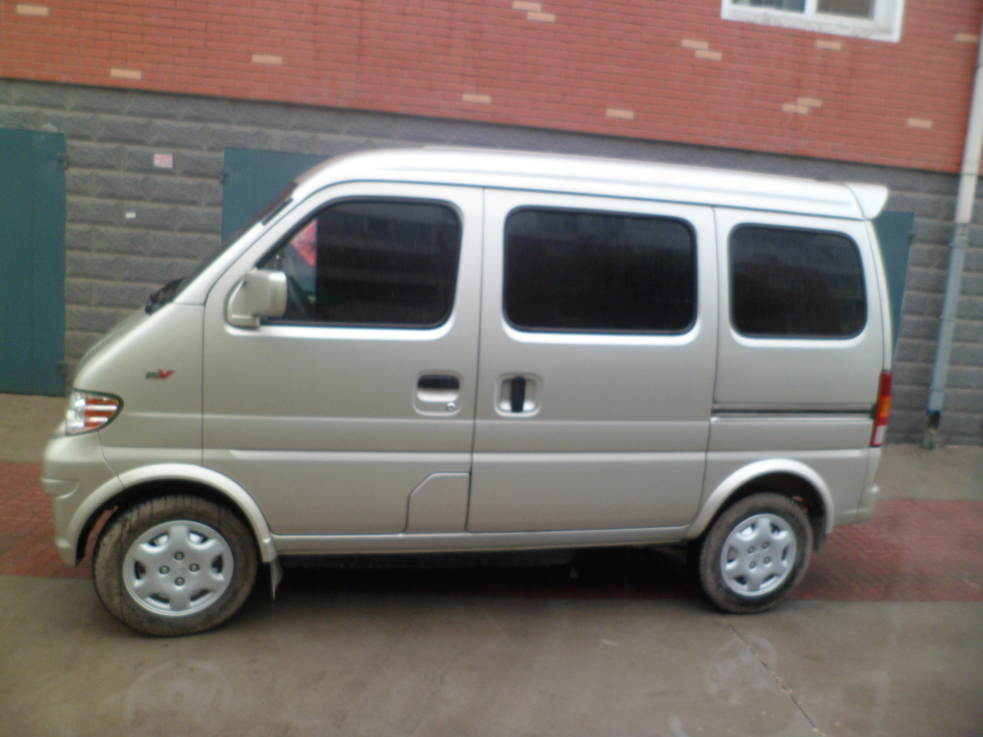 The mechanical art of walking, Rolls-Royce "floating shadow", the top ...