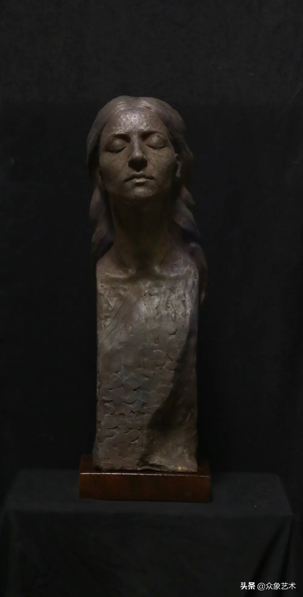 Thor Larsen figure sculpture - iNEWS