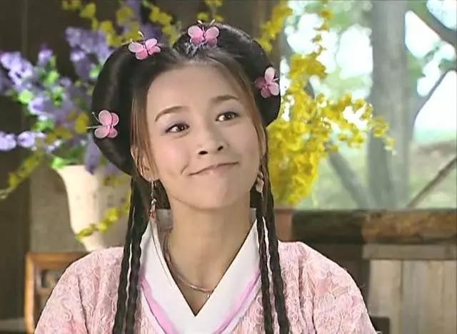 The dimple goddess who graduated with a master's degree, knelt down in ...