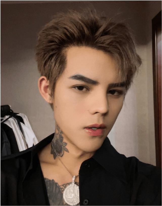 Yin Shihang was met by chance, wearing 6cm height-increasing shoes, and ...