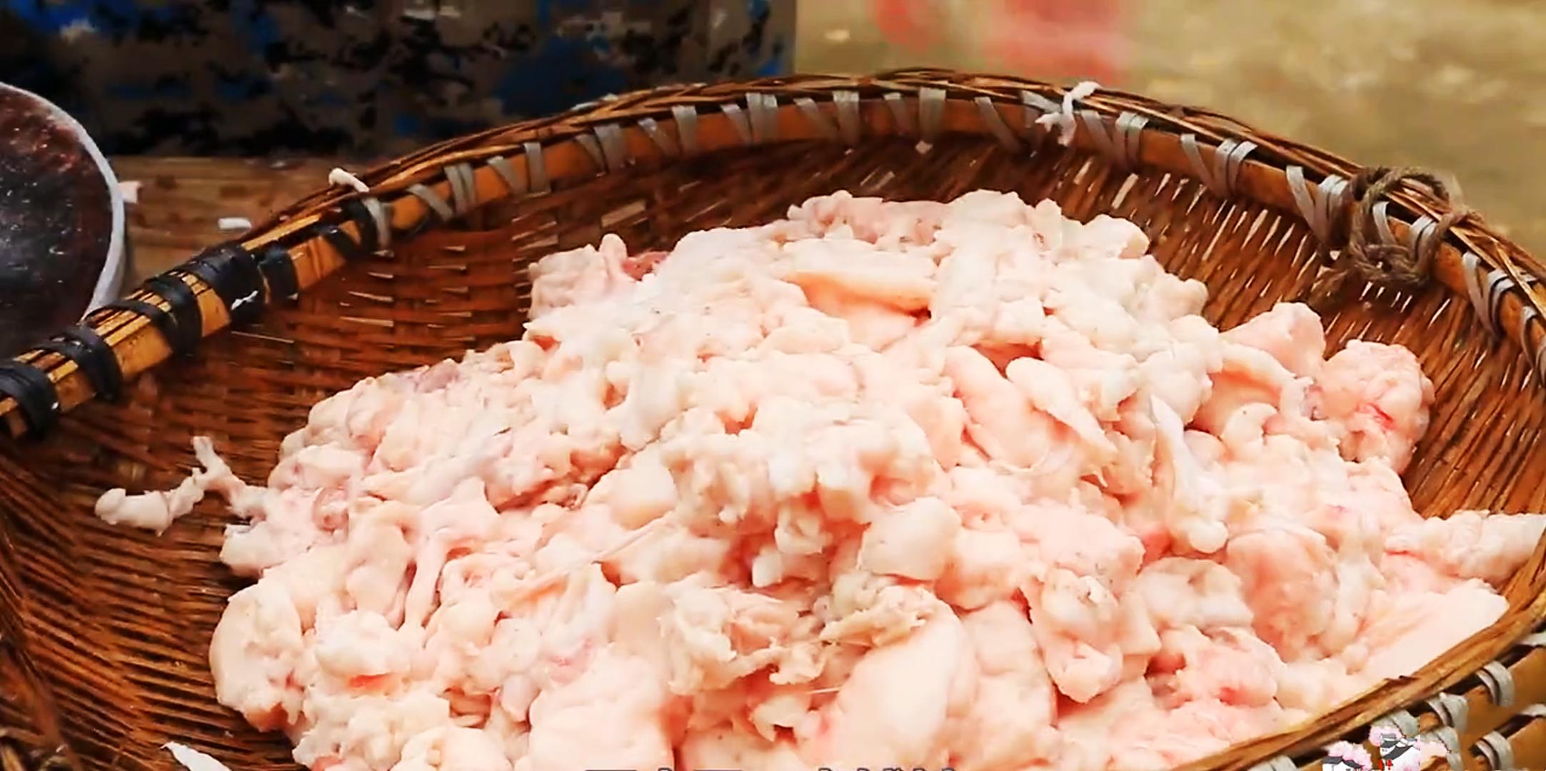Whether to boil the lard with water or oil, the chef tells you a little ...