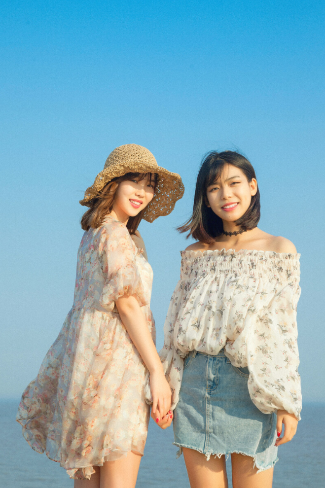 Take pictures for your girlfriends, try to pose in 8 photo poses to ...