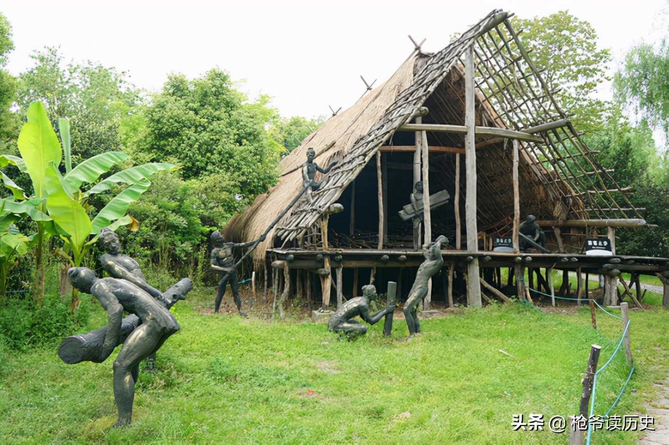 Hemudu: the food, clothing, housing and transportation of the original ...