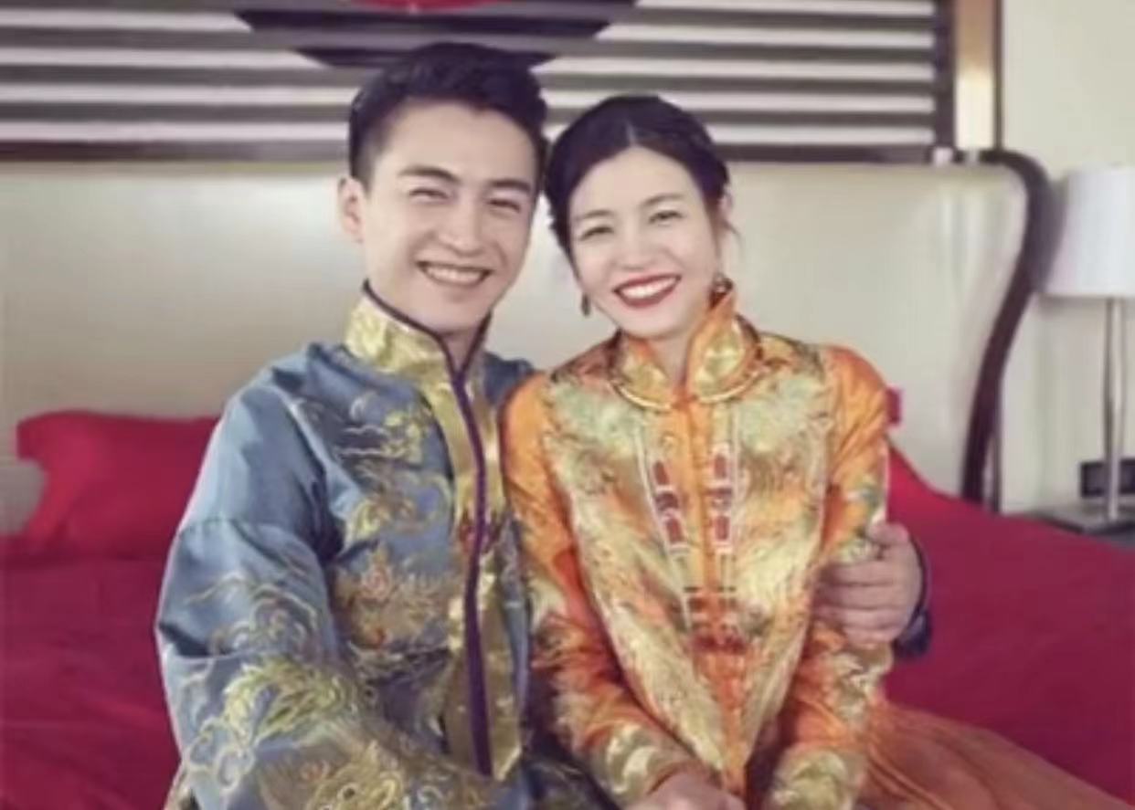 38-year-old Chen Yanxi posted a photo of 34-year-old Chen Xiao's ...