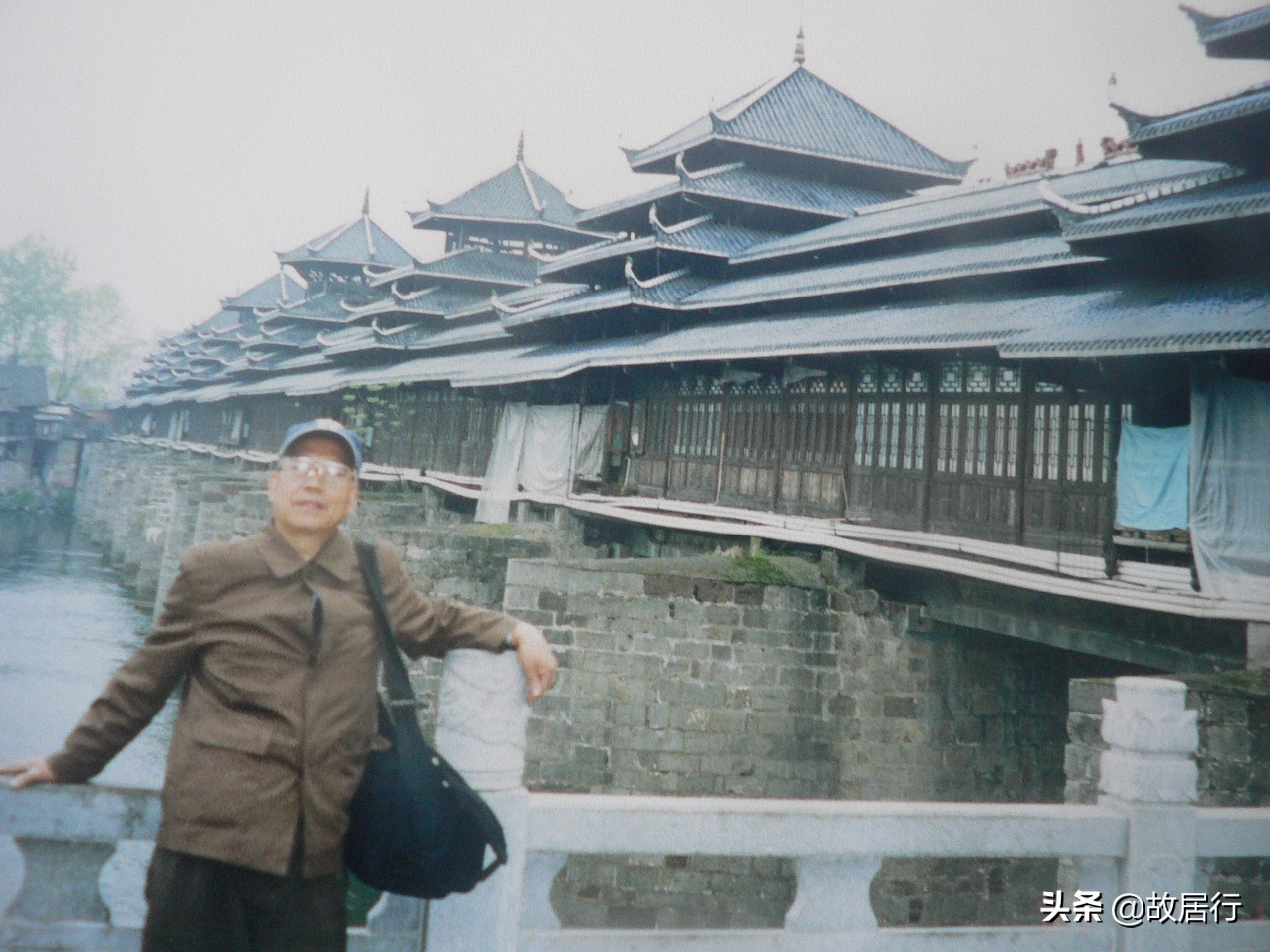 The longest wind and rain bridge in Zhijiang-Longjin Bridge - iNEWS