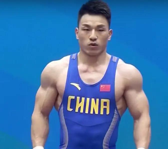 He is a weightlifting genius who broke the world record four times, but ...