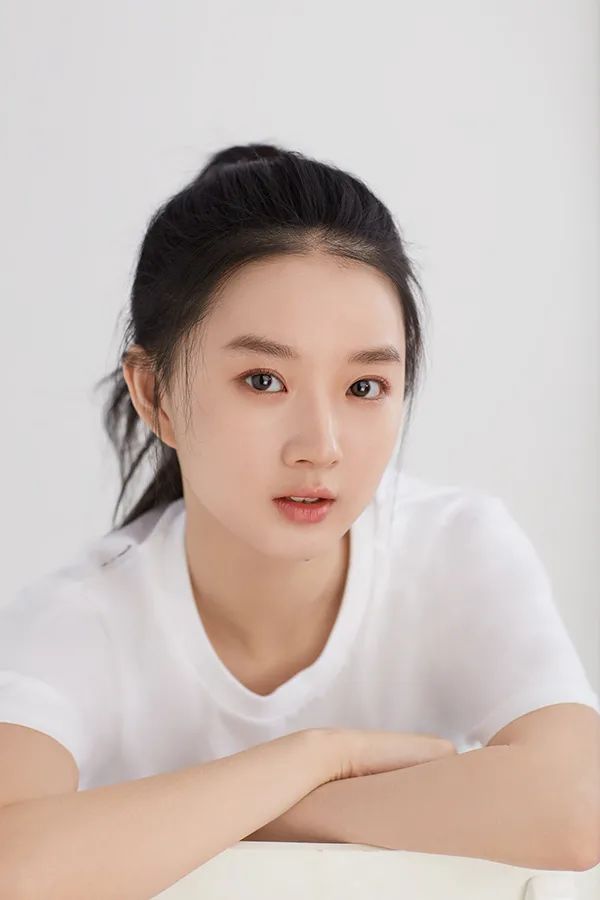 "Life forever" Liao Yinyue reveals a beautiful photo!Snow-skinned and white, so clear and ...