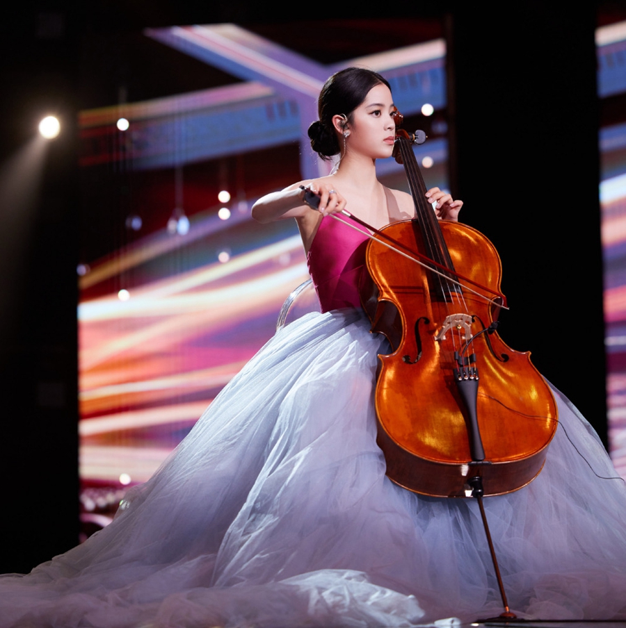 New Year's Eve actress than the United States: Yang Zisheng's picture ...