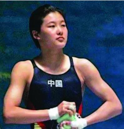 Fu Mingxia, a 14-year-old diving champion, married a 50-year-old rich ...