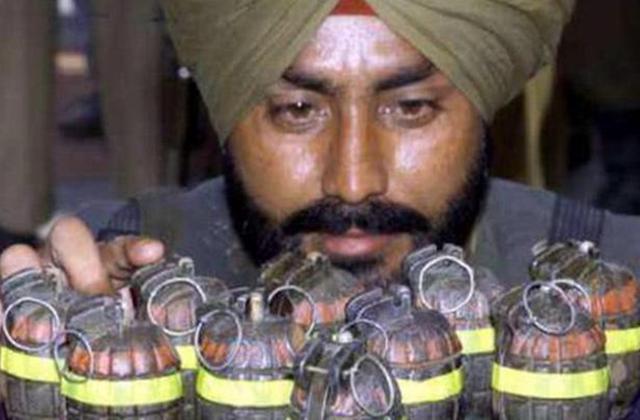 The enemy throws the flash bomb over, is it all right if you turn your ...