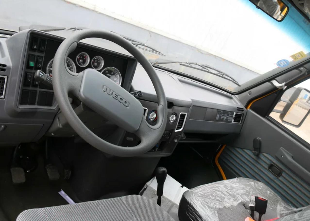 The new Iveco Ouba is launched, with 10 seats and 14 seats, 2.8T diesel ...