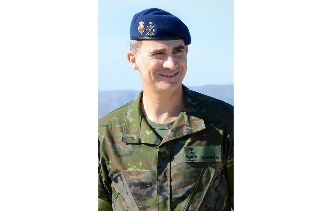 King Felipe of Spain, used to be a helicopter pilot, lieutenant colonel ...