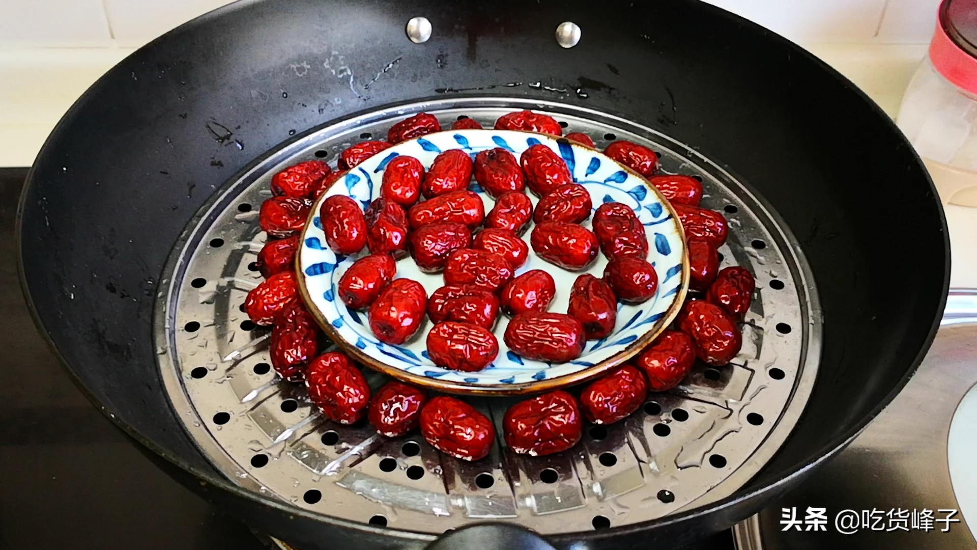 The red dates are steamed in a pot, but they can't be bought with money ...
