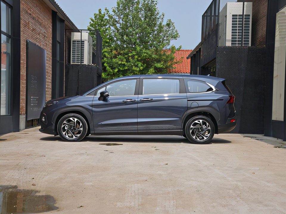 There are 7 seats in the whole series, the Korean flagship MPV is ...