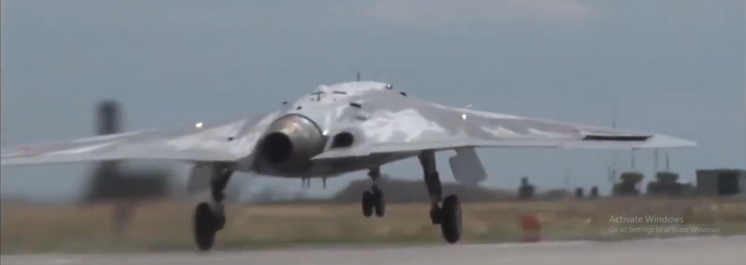 Russian Su-57 and "loyal wingman" coordinated training, how far is the ...