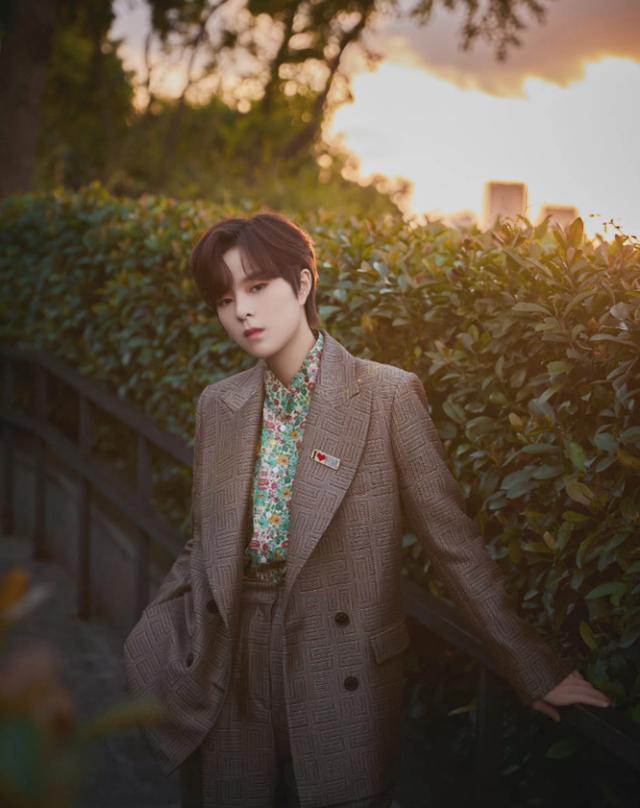 You can wear Yang Yunqing when you wear a neutral suit, and you can ...