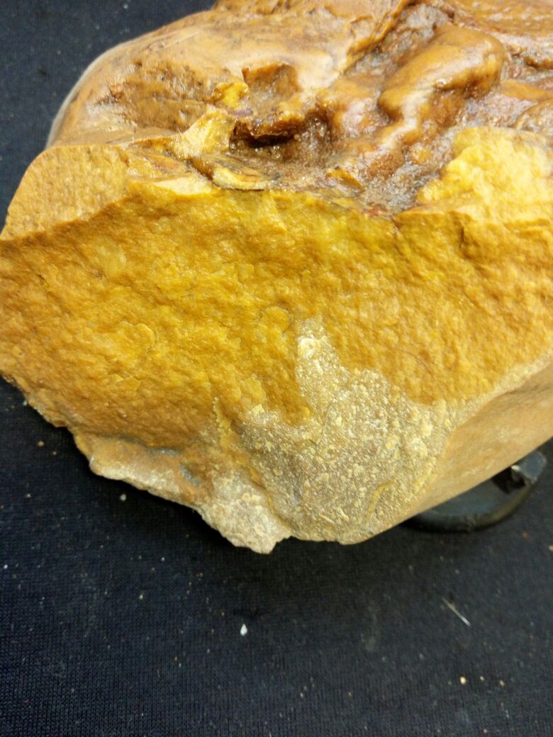 How to distinguish between quartz stone and yellow wax stone - iNEWS