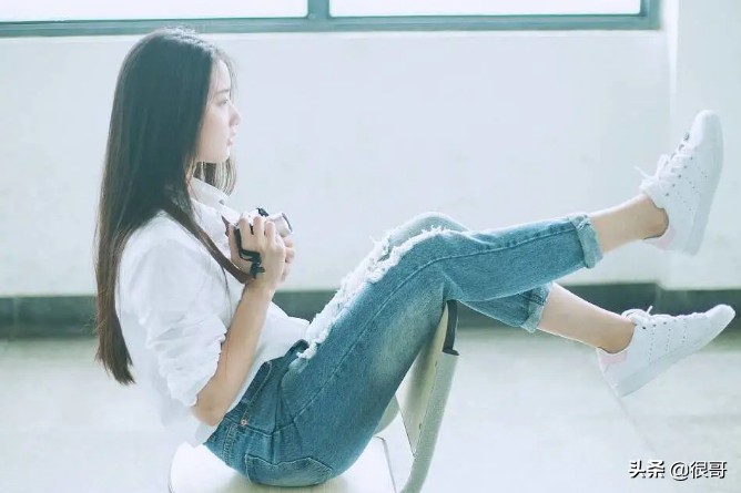The beauty born in the 90s in her lifetime: Bailu model debuts, Liao Yinyue is a Southwestern ...