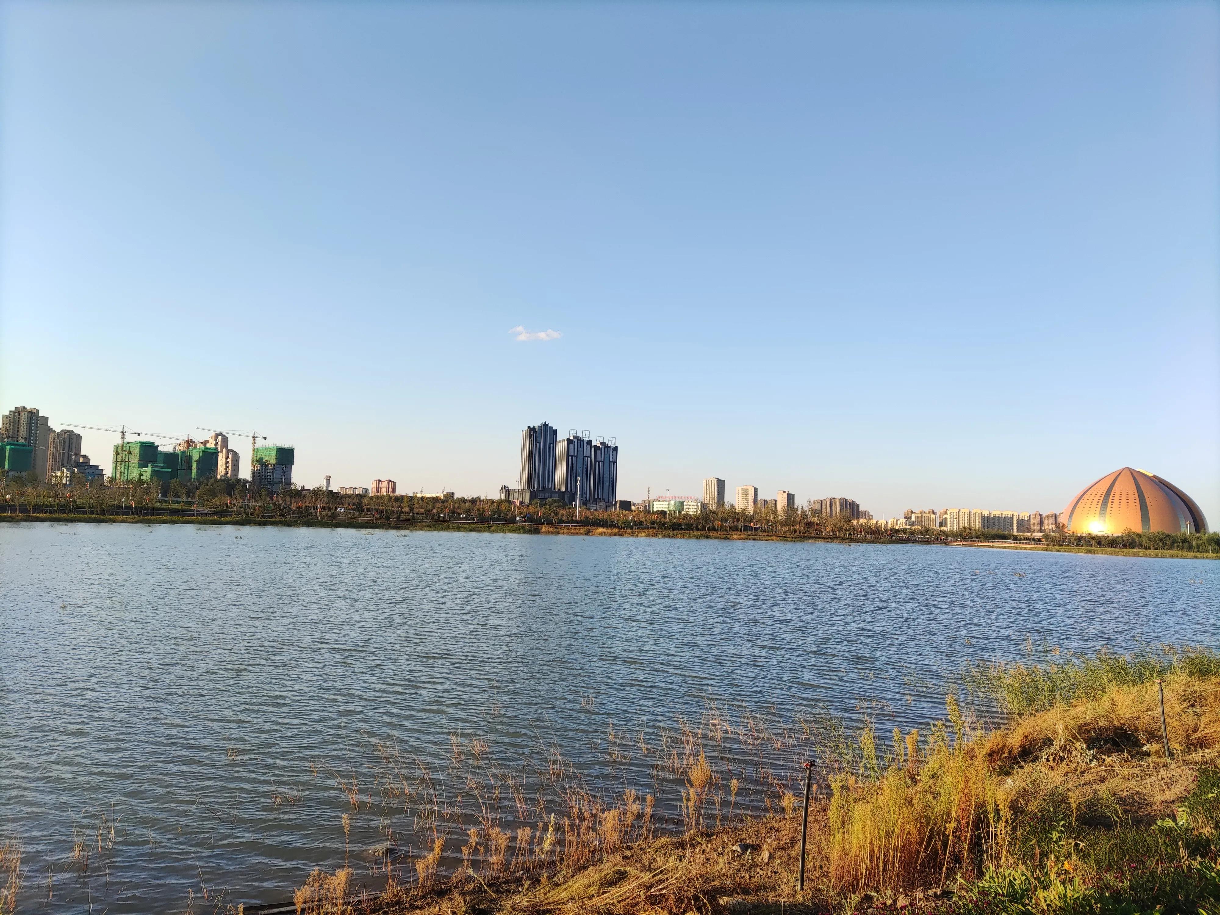 The most beautiful river in Urumqi is here, and the intercepting lake ...