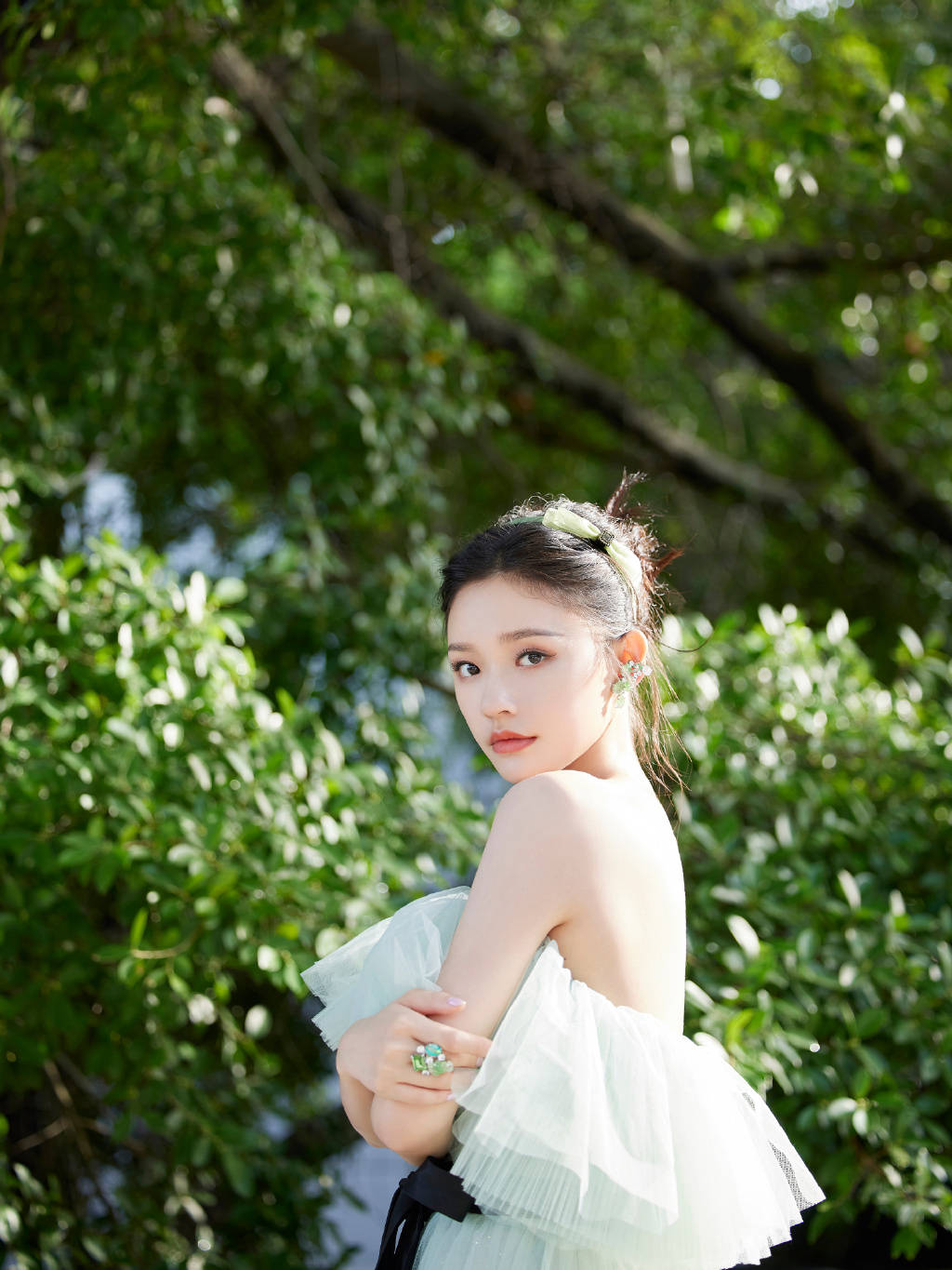 Lin Yunqing's Bi-color Mid-Autumn Festival photo is refreshing and ...