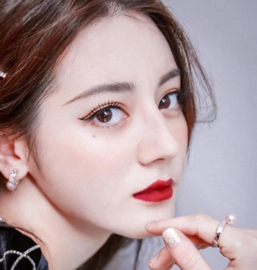 6 actresses with very beautiful moles, not only do not affect their ...