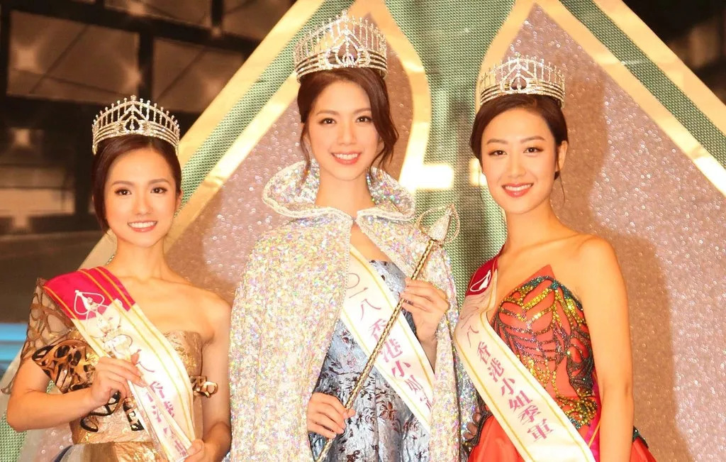 In the first round of interview for Miss Hong Kong in 2021, Chen Shiqi ...