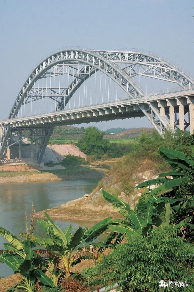 "Footprints" Eighth of the bridge we walked across-the magic of "the ...