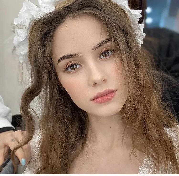 Russian model Romashka - iNEWS