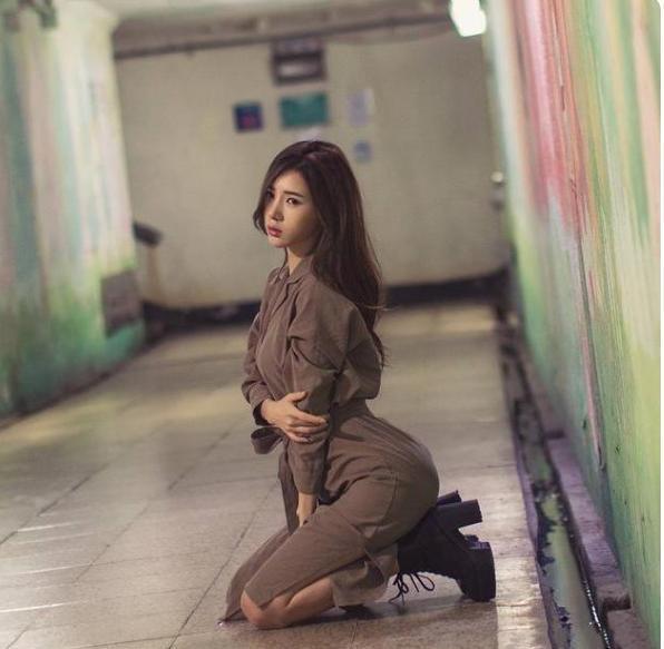 Speaking of Korean car models, it's still a matter of Song Joo-a, who ...